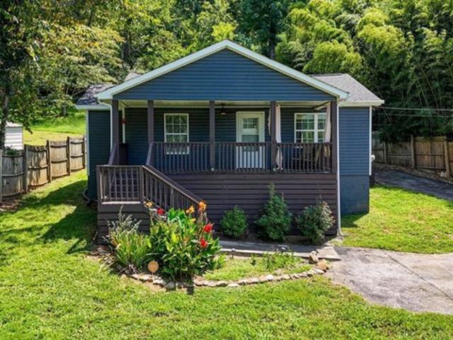 700 Runyan Dr, Chattanooga, TN 37405