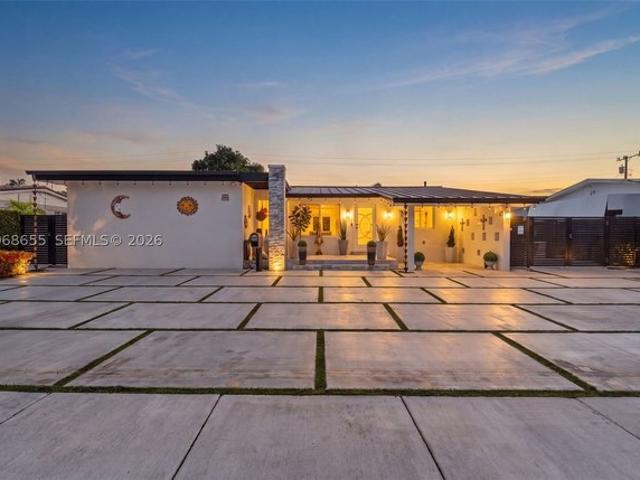 700 W 51st Pl, Hialeah, FL 33012