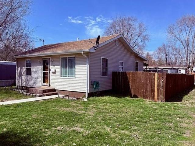 700 W 5th St, Beardstown, IL 62618