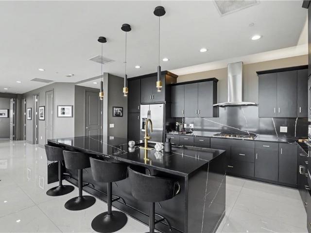700 W 31st St, Unit 702, Kansas City, MO 64108 | MLS #2629