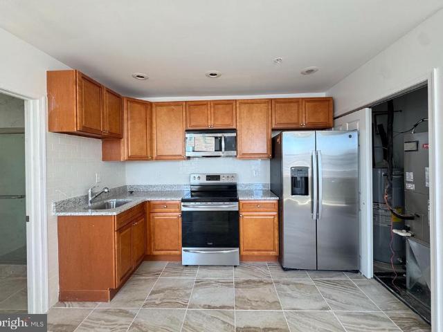 700 W Girard Avenue