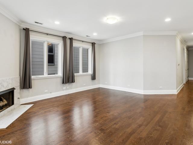700 W Grand Avenue # 3W