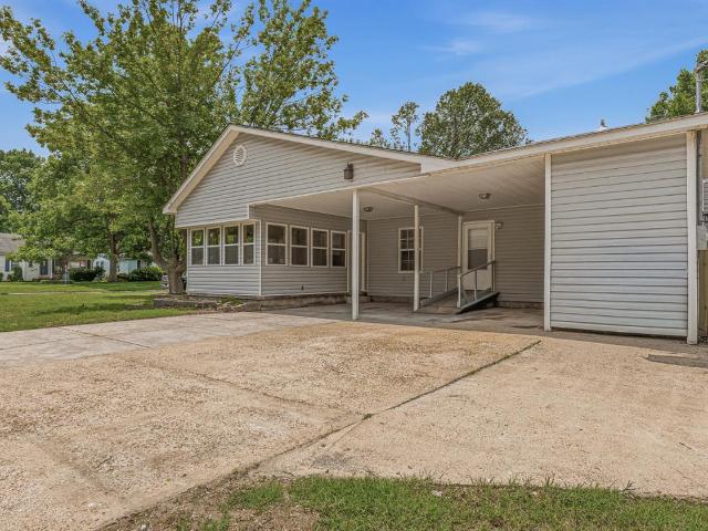 700 W Hardin Street