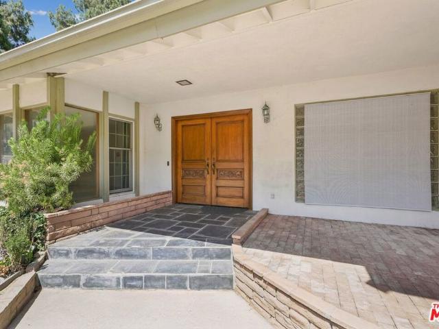 700 W Highland Avenue