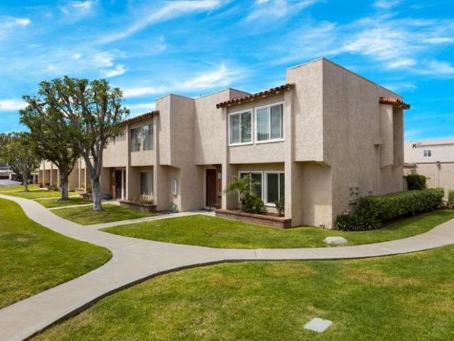 700 W La Veta Ave #J7, Orange, CA 92868