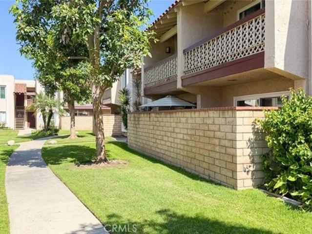 700 W LA Veta Ave Unit D5, Orange, CA 92868