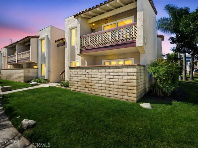 700 W La Veta, Unit C7, Orange, CA 92868 | MLS #DW26063 | Compass