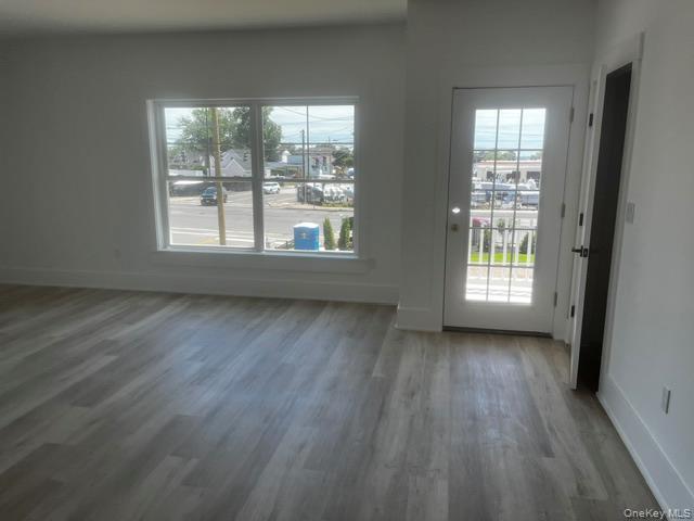 700 W Montauk Highway