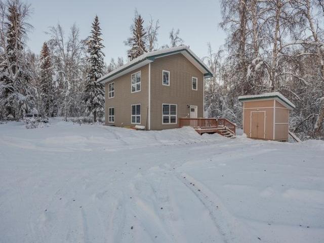 700 Wayne Williams Ln, Fairbanks, AK 99712