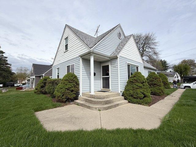 700 Warrior Dr, Round Lake Heights, IL 60073