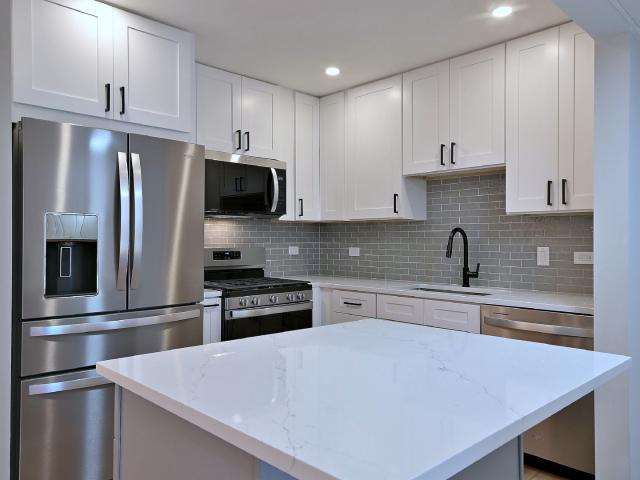 700 Wellington Avenue # 207