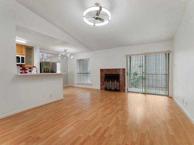 700 Thicket Ln Apt 606, Houston, TX 77079