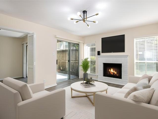 700 Thicket Ln Apt 703, Houston, TX 77079