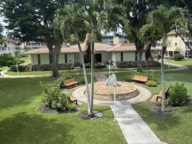 700 Village Green Ct Apt 221, Palm Springs, FL 33461