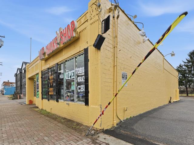 7014 Vine Street