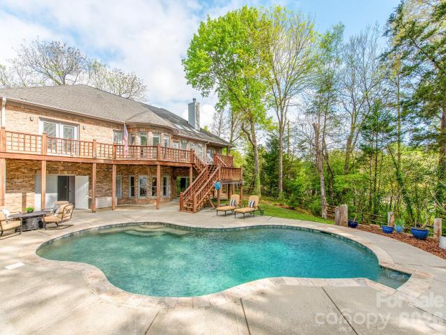 7015 Oakview Ln, Charlotte, NC 28226 | Compass