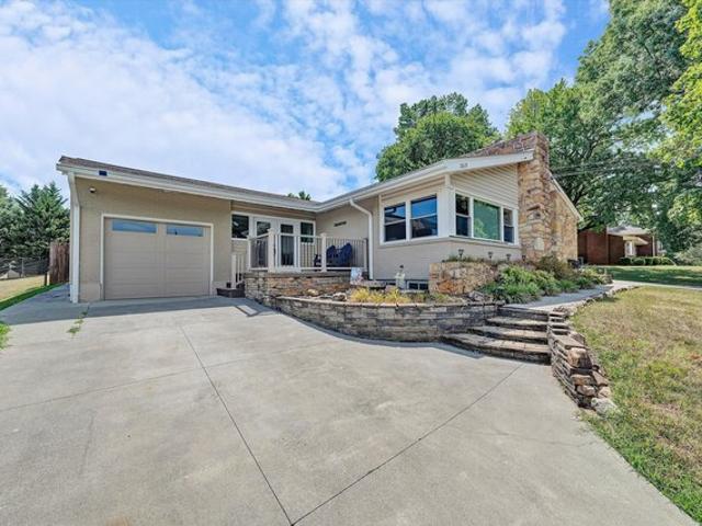7015 Greenway Dr, Roanoke, VA 24019