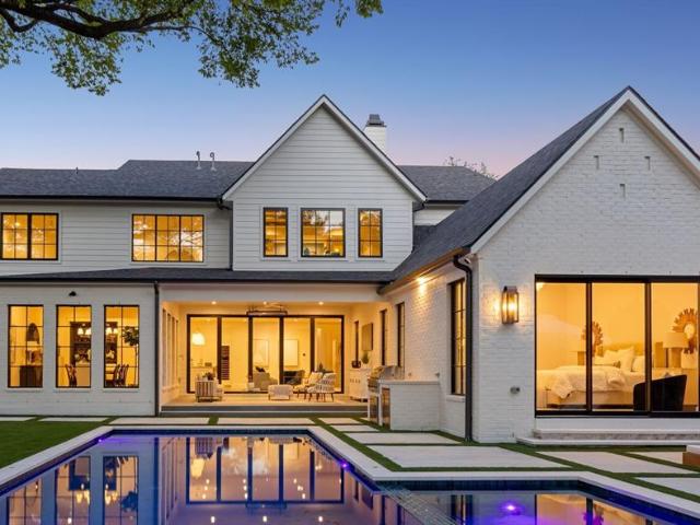 7015 Lyre Lane
