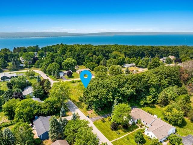 7016 Hilltop Ave, Traverse City, MI 49686