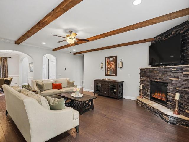 7016 Rex Road