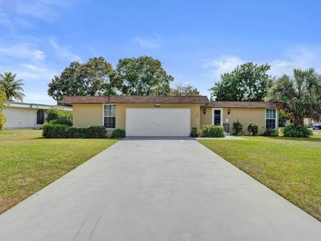 7018 NW 64th St, Tamarac, FL 33321