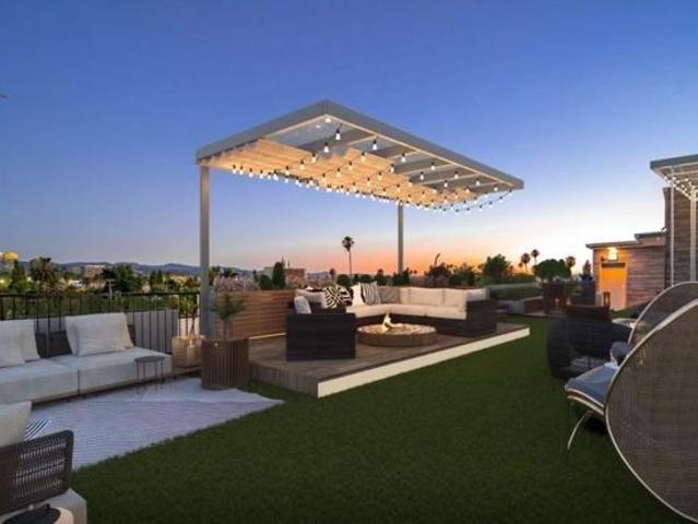 7018 Alabama Ave #301, Canoga Park, CA 91303