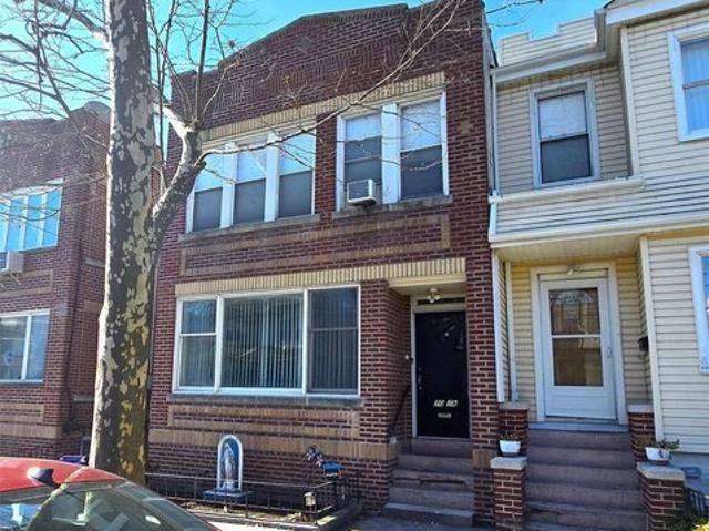 7018 68th St, Glendale, NY 11385