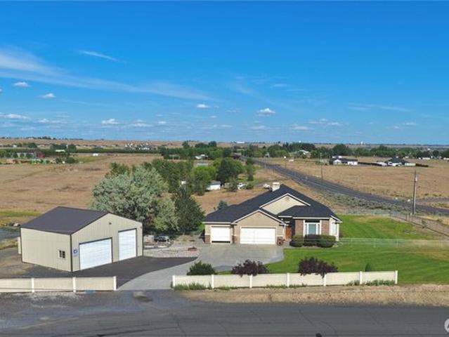 7019 NE Lake Vista Dr, Moses Lake, WA 98837