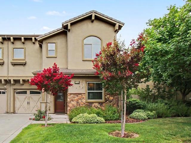 7019 Orchard Cir, Penryn, CA 95663