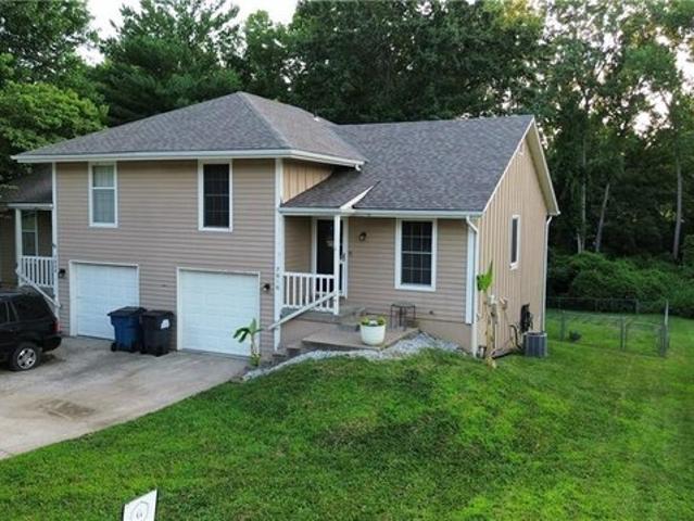 7010 Orchard St, Liberty, MO 64068