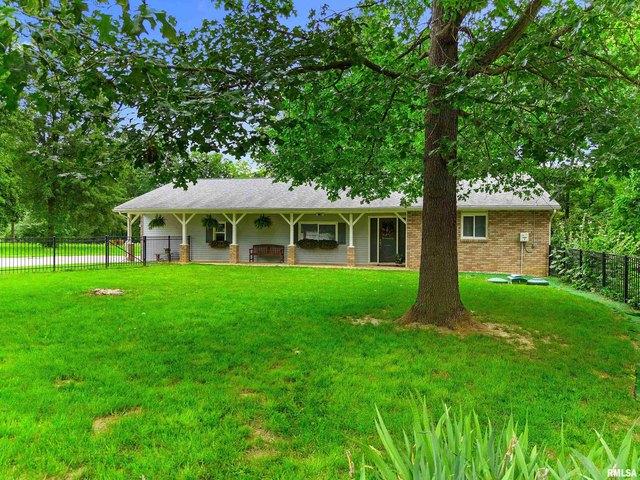7010 Vista Corte Dr, Delavan, IL 61734