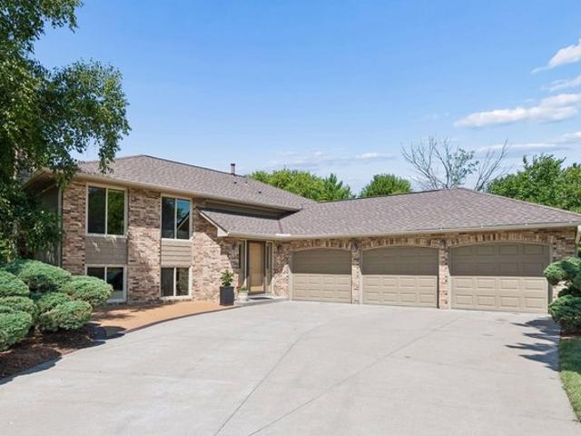 7011 Eagle Rdg, Eden Prairie, MN 55346