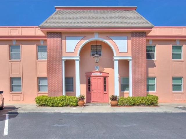 7011 Place De La Paix Apt 2A, South Pasadena, FL 33707