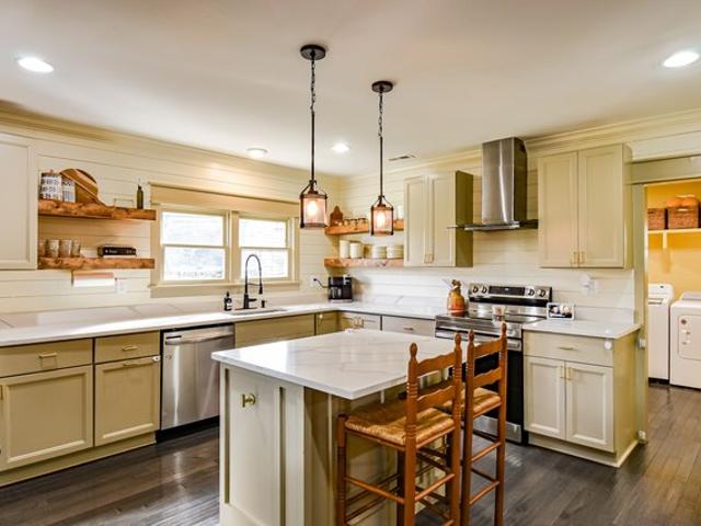 7013 Hoover Mason Ln, Mount Pleasant, TN 38474