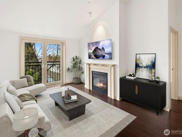 701 1st Ave N Apt 402, Seattle, WA 98109
