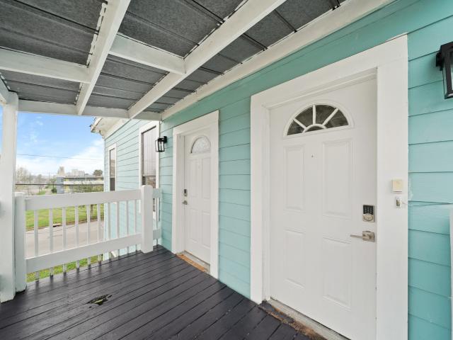 701 28th St, Unit D, Galveston, TX 77550 | MLS #7475 | Compass