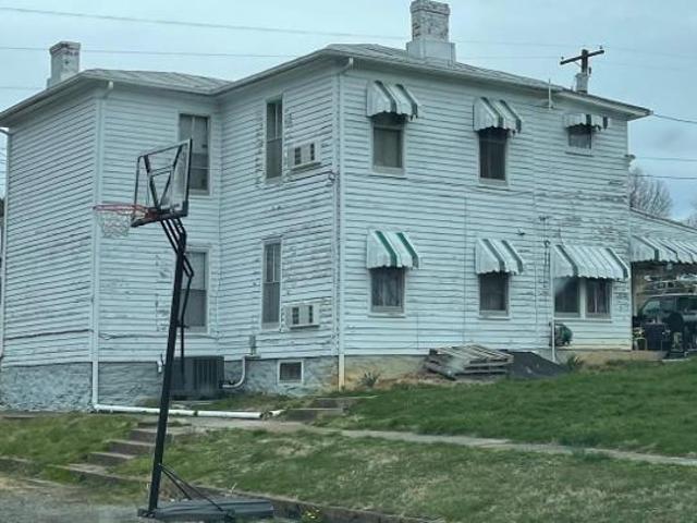 701 5th St, Shenandoah, VA 22849
