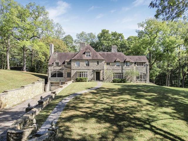 701 Country Club Dr, Newark, OH 43055