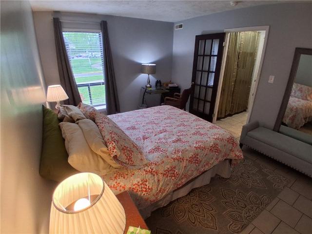701 College Park Dr Unit 2, Moon/Crescent Twp, US, PA
