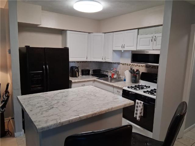 701 College Park Dr 2