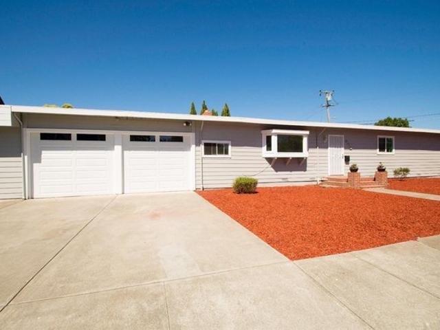 701 Corlano Ave, Santa Rosa, CA 95404