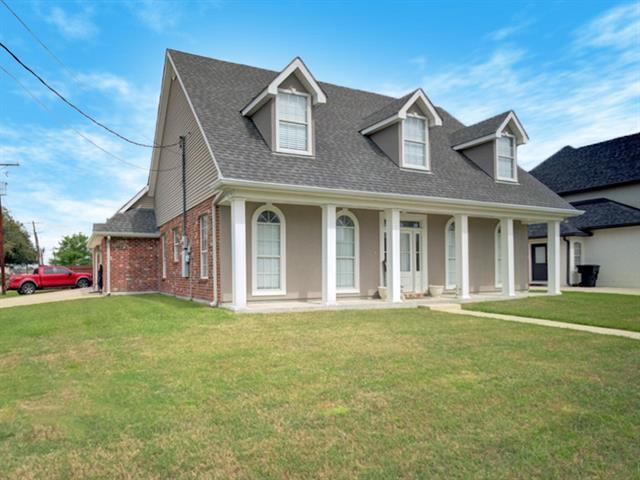 701 Cazalard St, Belle Chasse, LA 70037 | MLS #2548