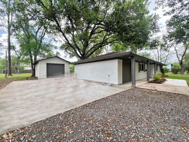 701 Cannan Dr, Angleton, TX 77515 | MLS #24410