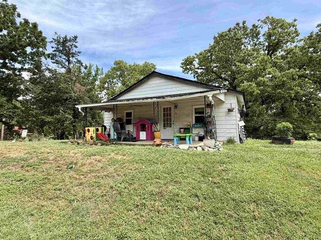 701 Circle Hill Dr, Selmer, TN 38375