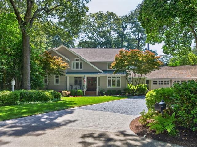 701 Crystal LN
