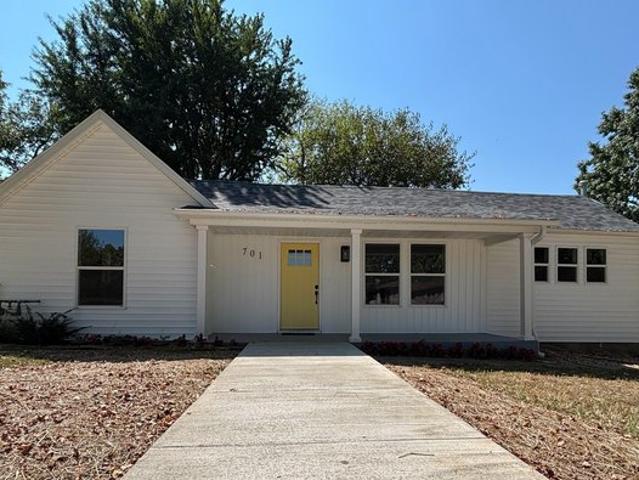 701 A St, Golden City, MO 64748