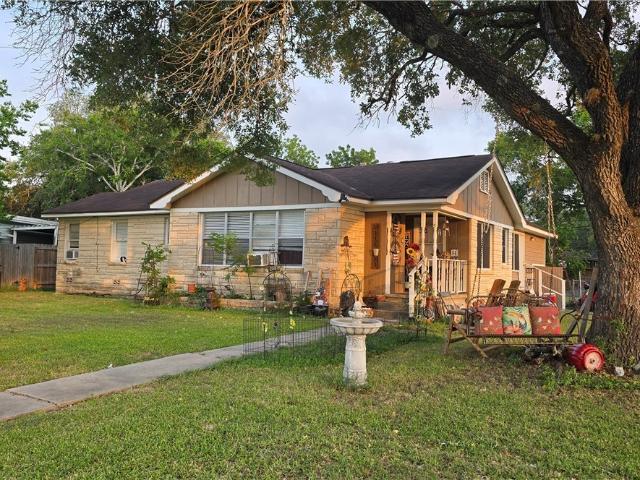 701 Anaqua Ave, Victoria, TX 77901 | MLS #580359 | Compass
