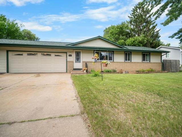 701 Ballantyne Ln NE, Spring Lake Park, MN 55432