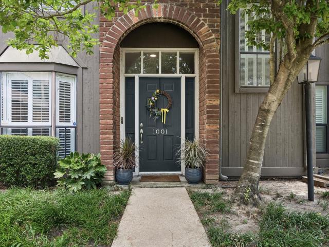 701 Bering Drive 1001