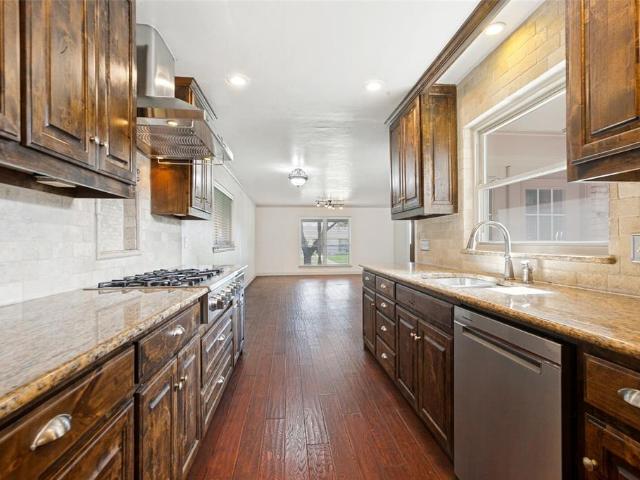 701 Brentwood Lane